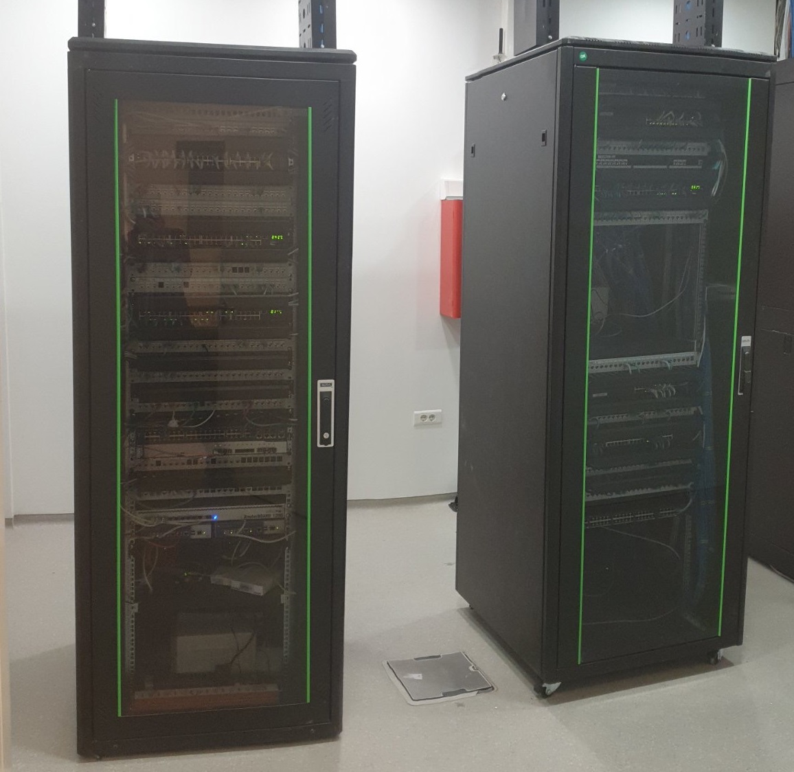 Selected papers Network solutions, Network services ...