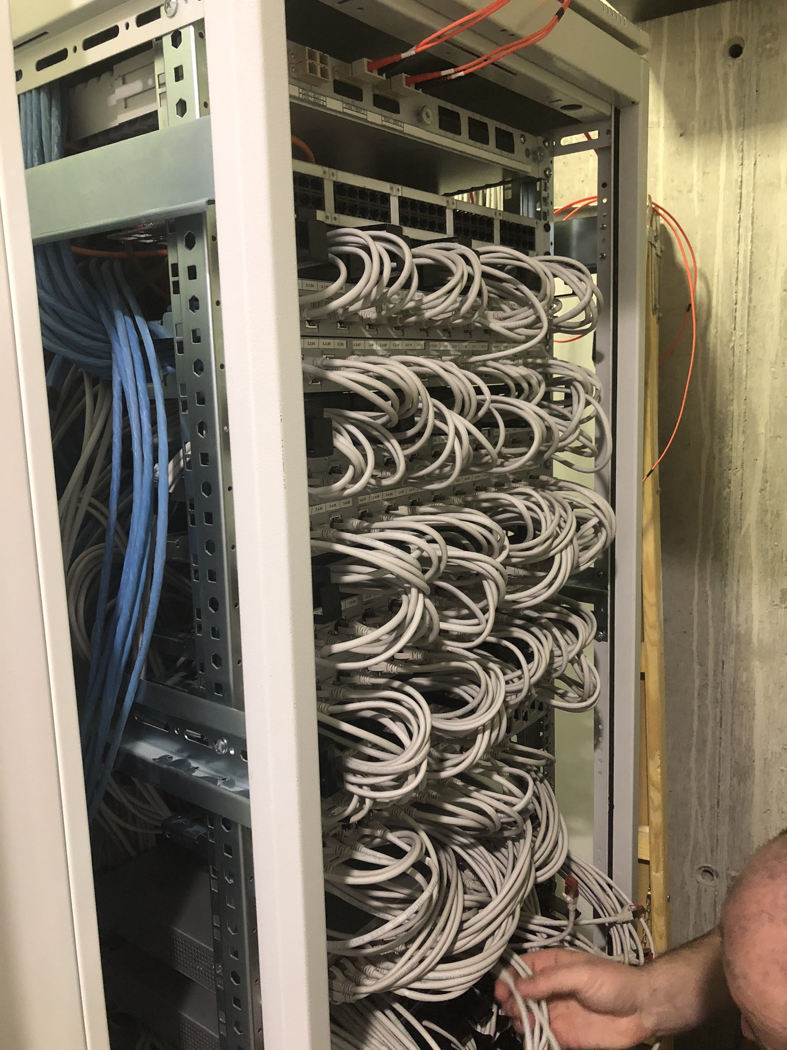 Selected papers Network solutions, Network services ...